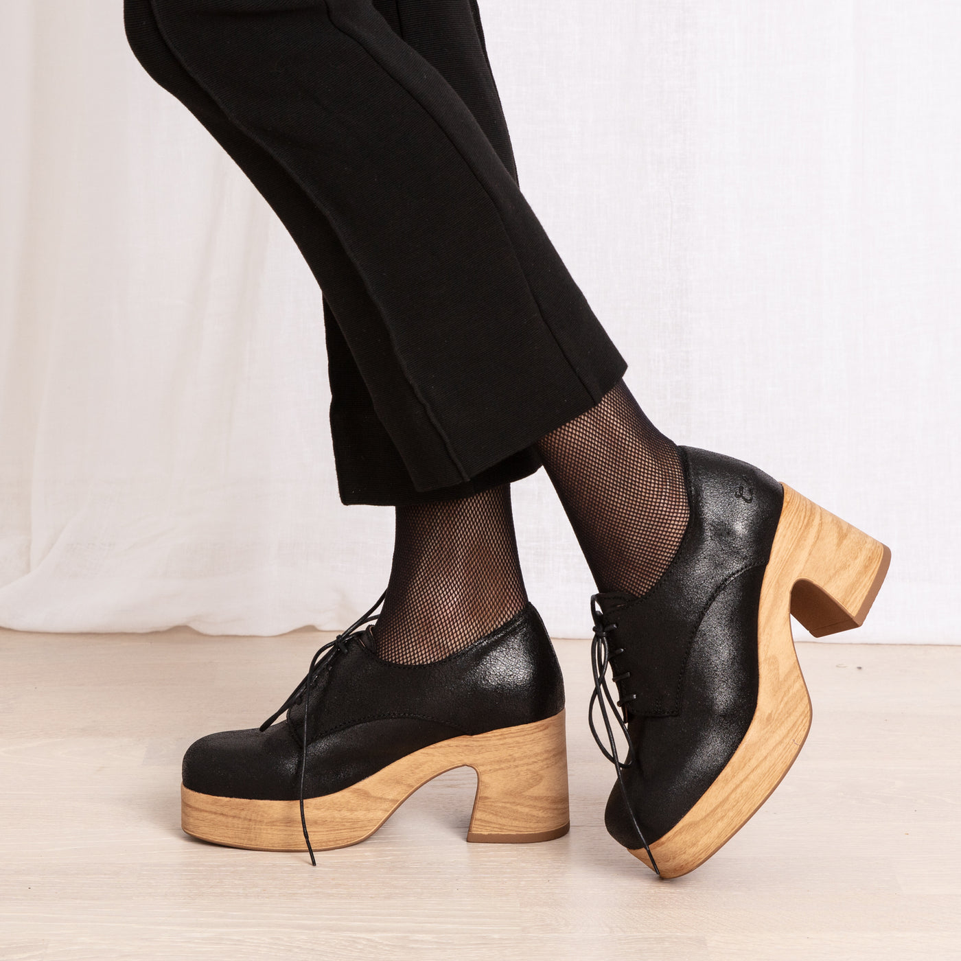 Calou Clogs | Britta Black leather lace up clog on block heel