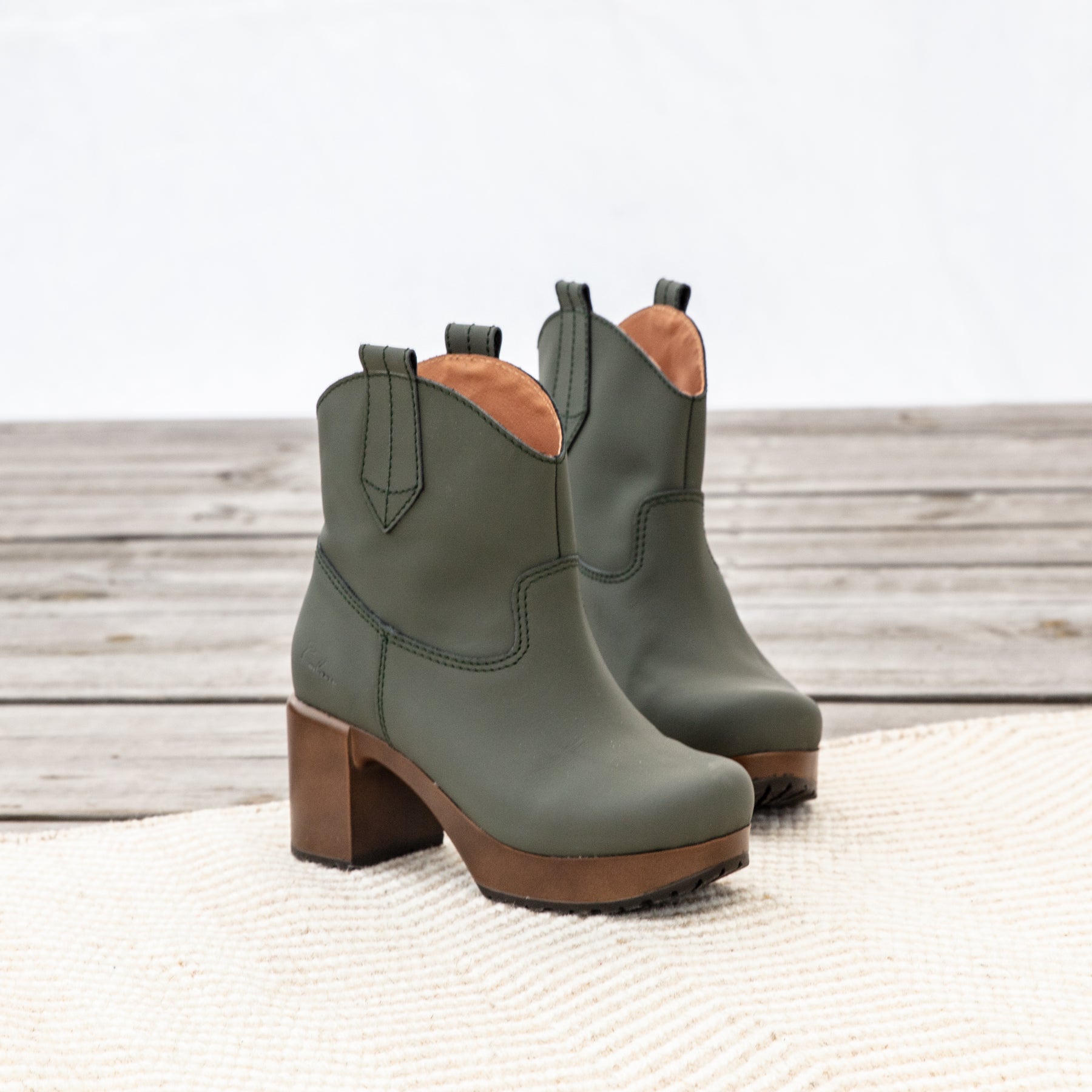 Calou Clogs | Malin Green clog boot